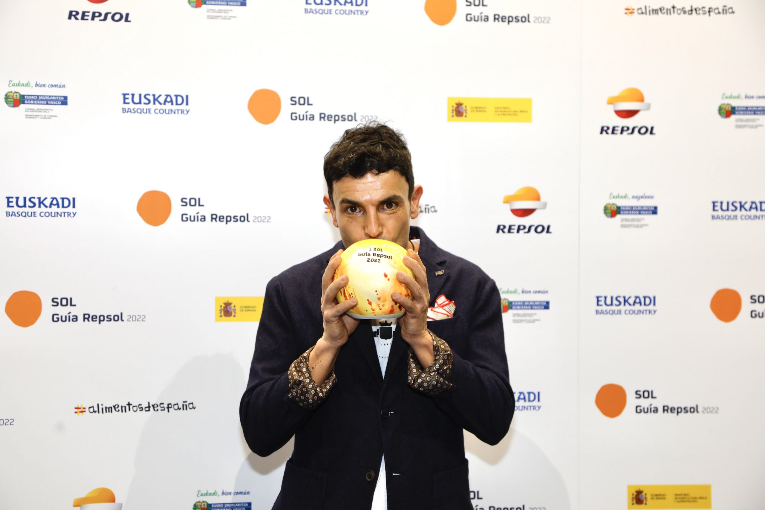 El restaurante Ajo de Sopas del chef Alberto Soto gana un Sol Repsol ...